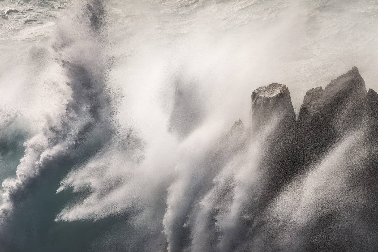 How to Capture Wave Photography - Ireland Landscape Tutorial